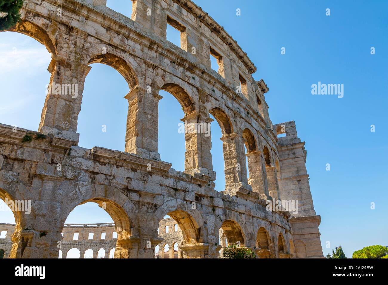 Europe amphitheatre hi-res stock photography and images - Alamy