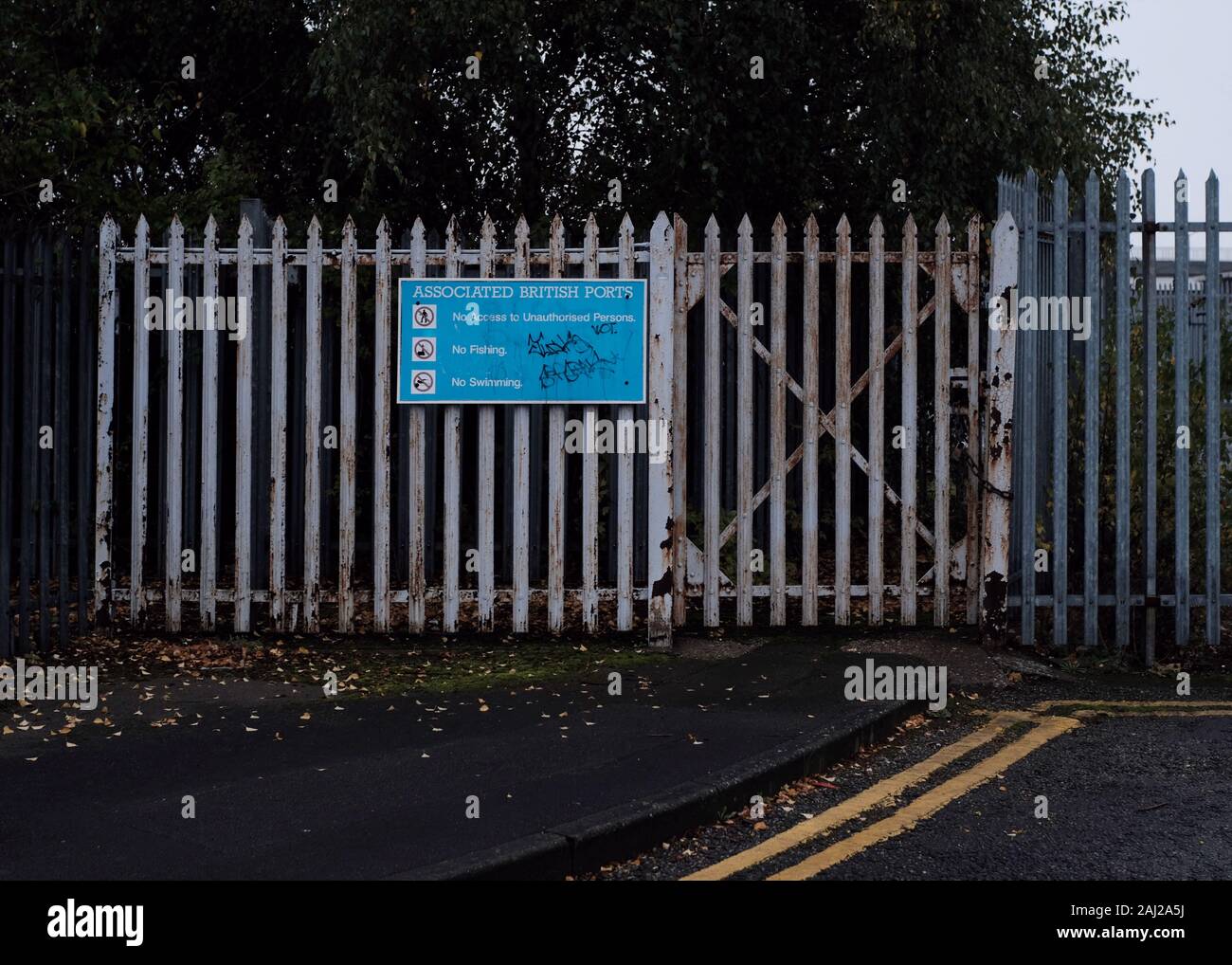 Entrance to the Albert Dock Stock Photo - Alamy
