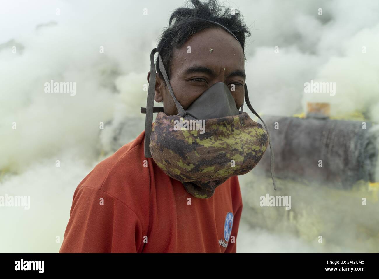 Gas mask can hi-res stock photography and images - Alamy