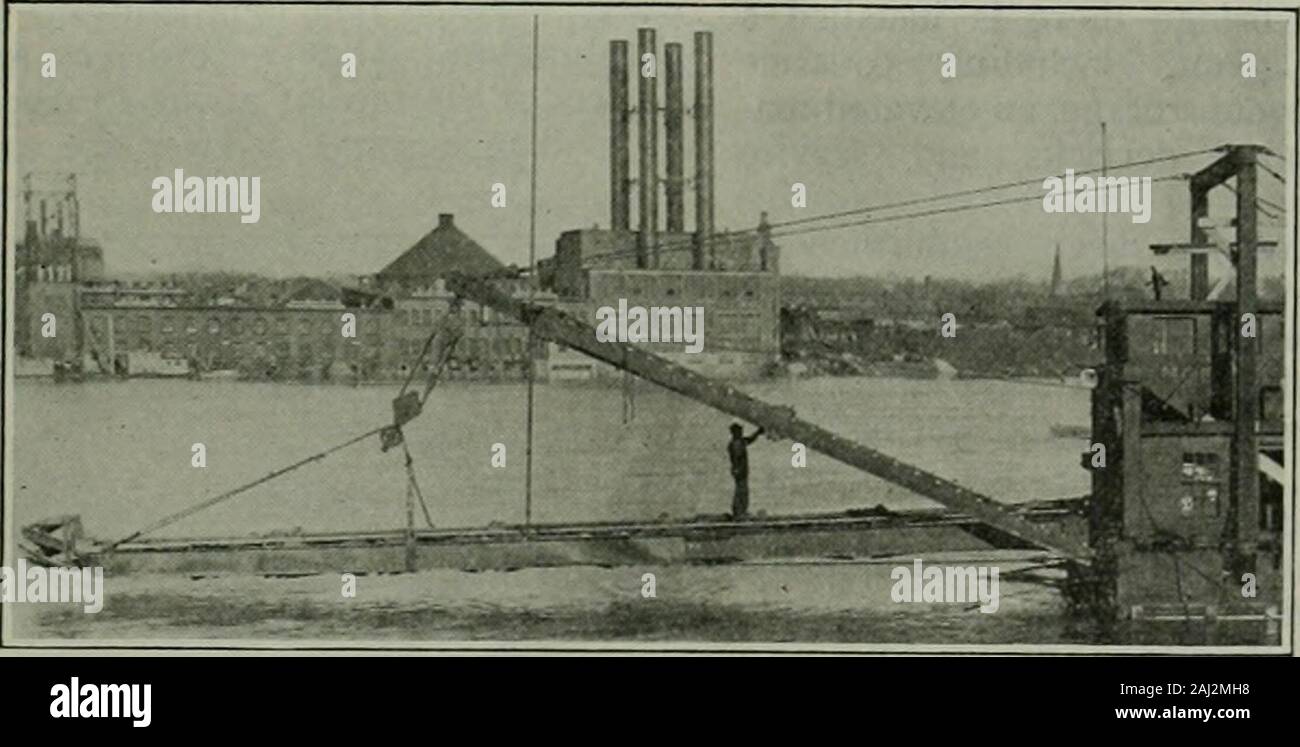 Two hinge arch bridge hi-res stock photography and images - Alamy