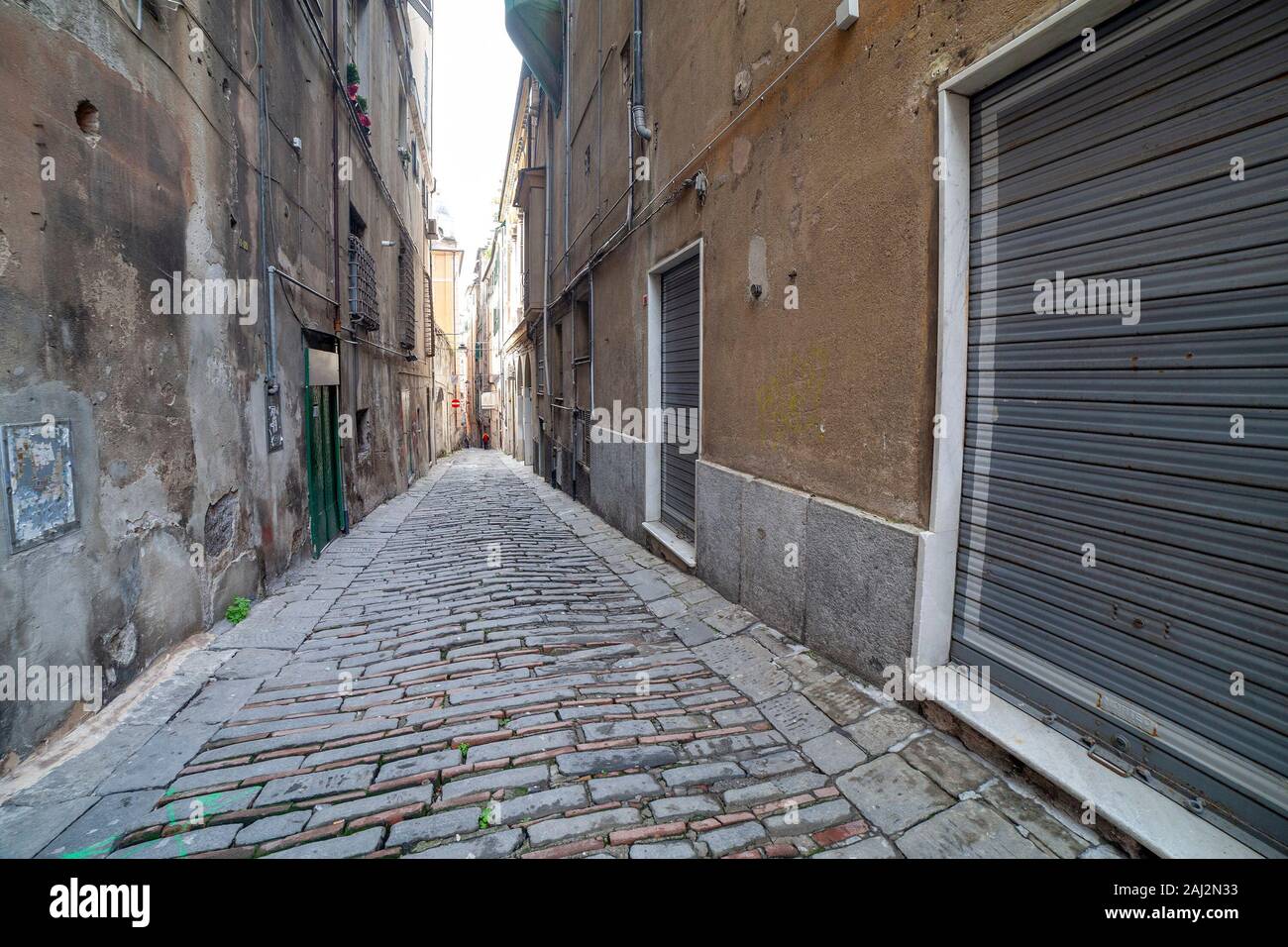 Old town lane genoa italy hi-res stock photography and images - Alamy