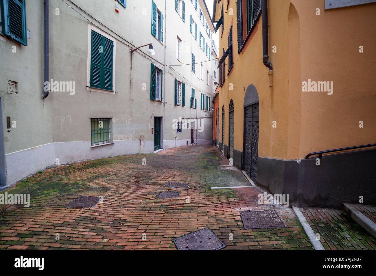 Old town lane genoa italy hi-res stock photography and images - Alamy