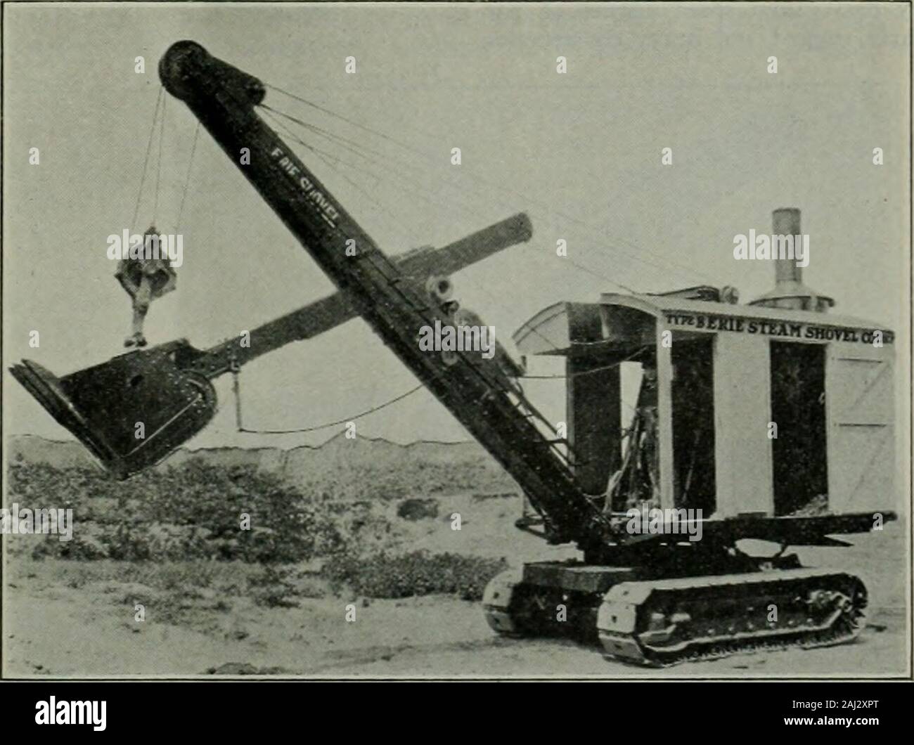 Ditching bucket hi-res stock photography and images - Alamy