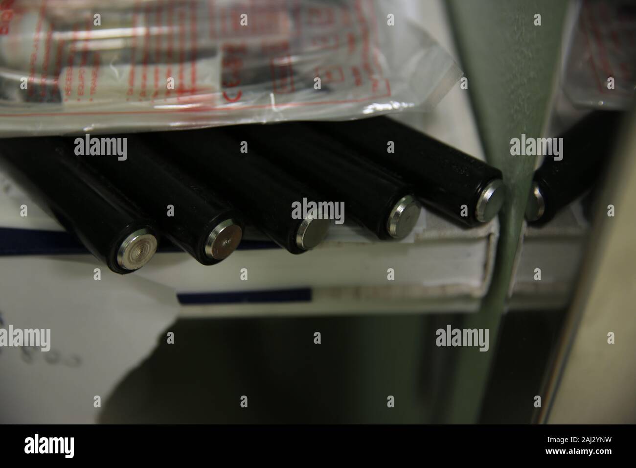 Hospital operating theatre instruments hi-res stock photography and ...