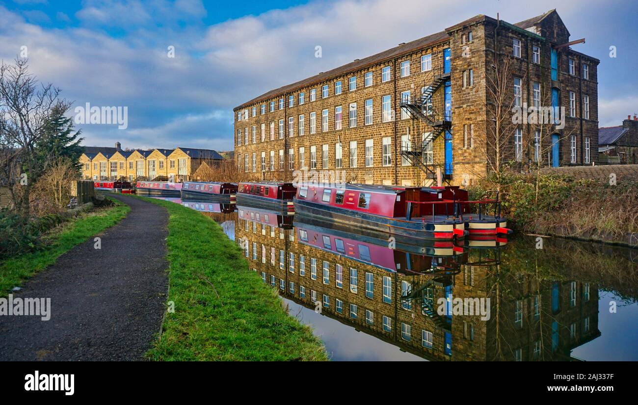 Silsden canal hi-res stock photography and images - Alamy