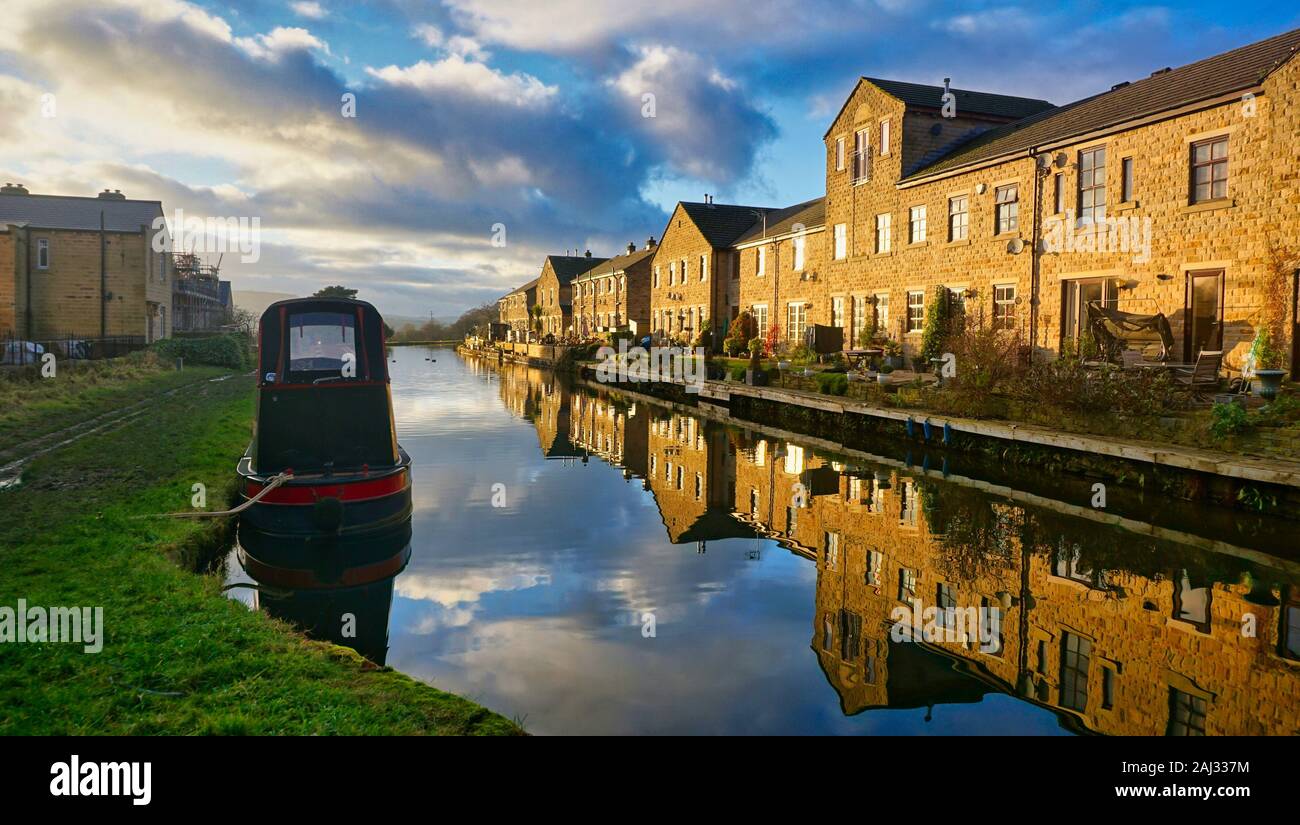 Silsden boats hi-res stock photography and images - Alamy