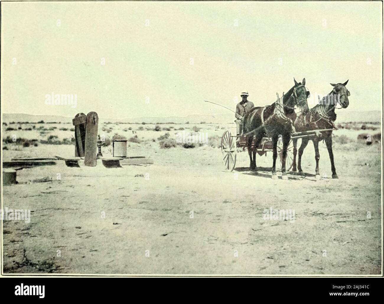 Well windlass hi-res stock photography and images - Alamy