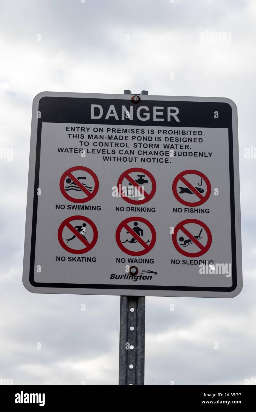 Ontario speed sign hi-res stock photography and images - Alamy