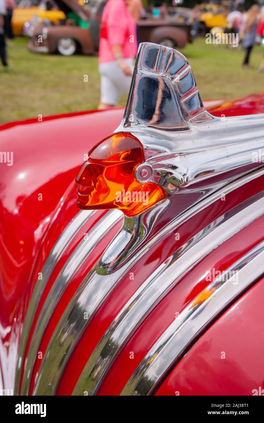 Chrome indian hood ornament hi-res stock photography and images - Alamy