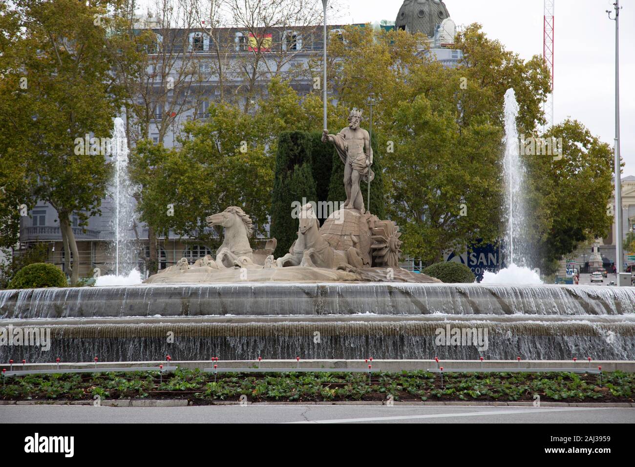 Fuente de Neptuno in Madrid, Spain. Fountain of Neptune Stock Photo - Alamy