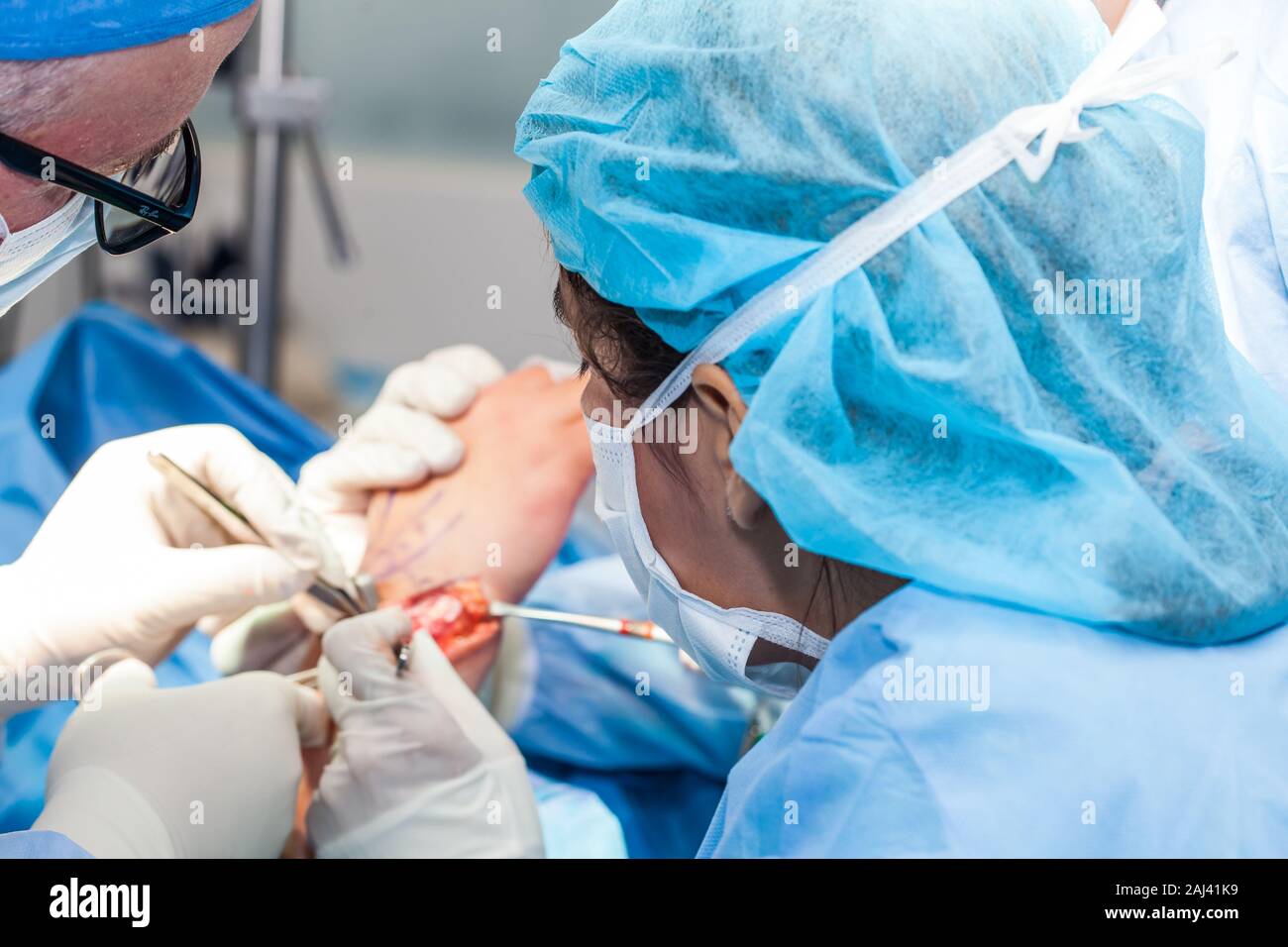Wrist surgery procedure hi-res stock photography and images - Alamy