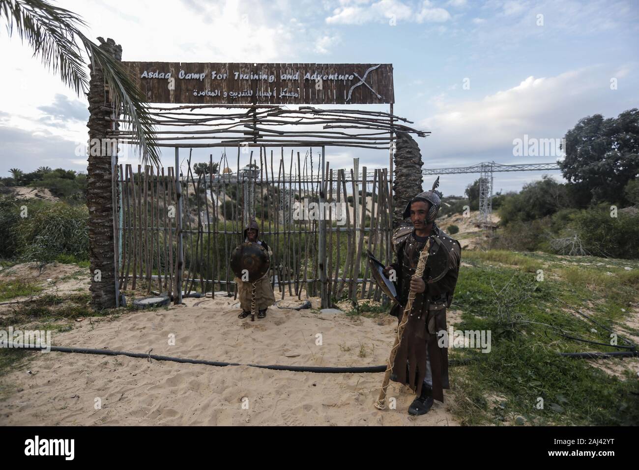 Gaza, Palestine. 2nd Jan, 2020. Men in ancient costumes posing as ...