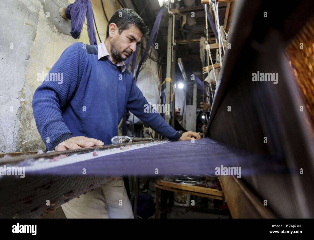 Loom jpg hi-res stock photography and images - Alamy