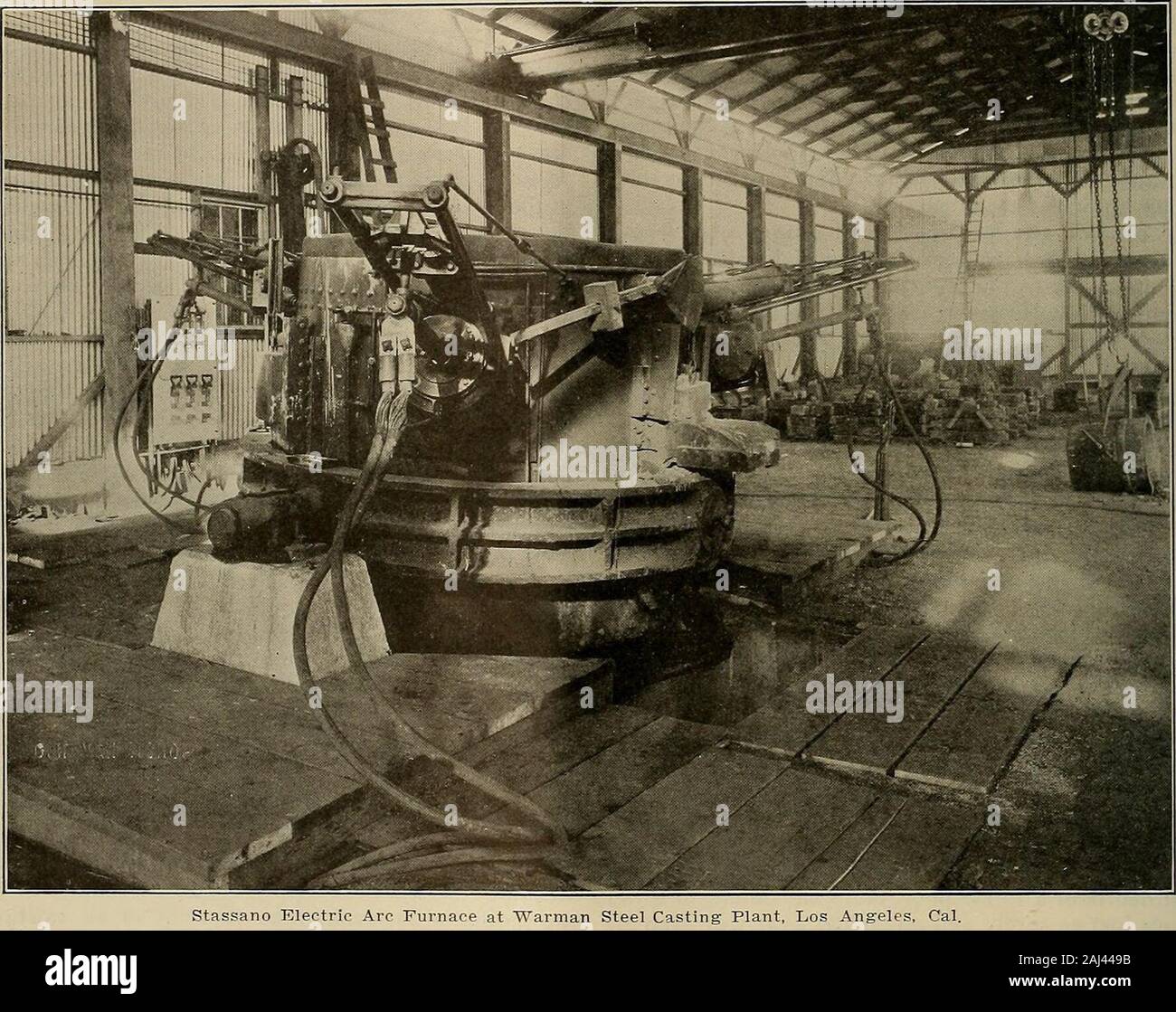 Molten silicon hi-res stock photography and images - Alamy