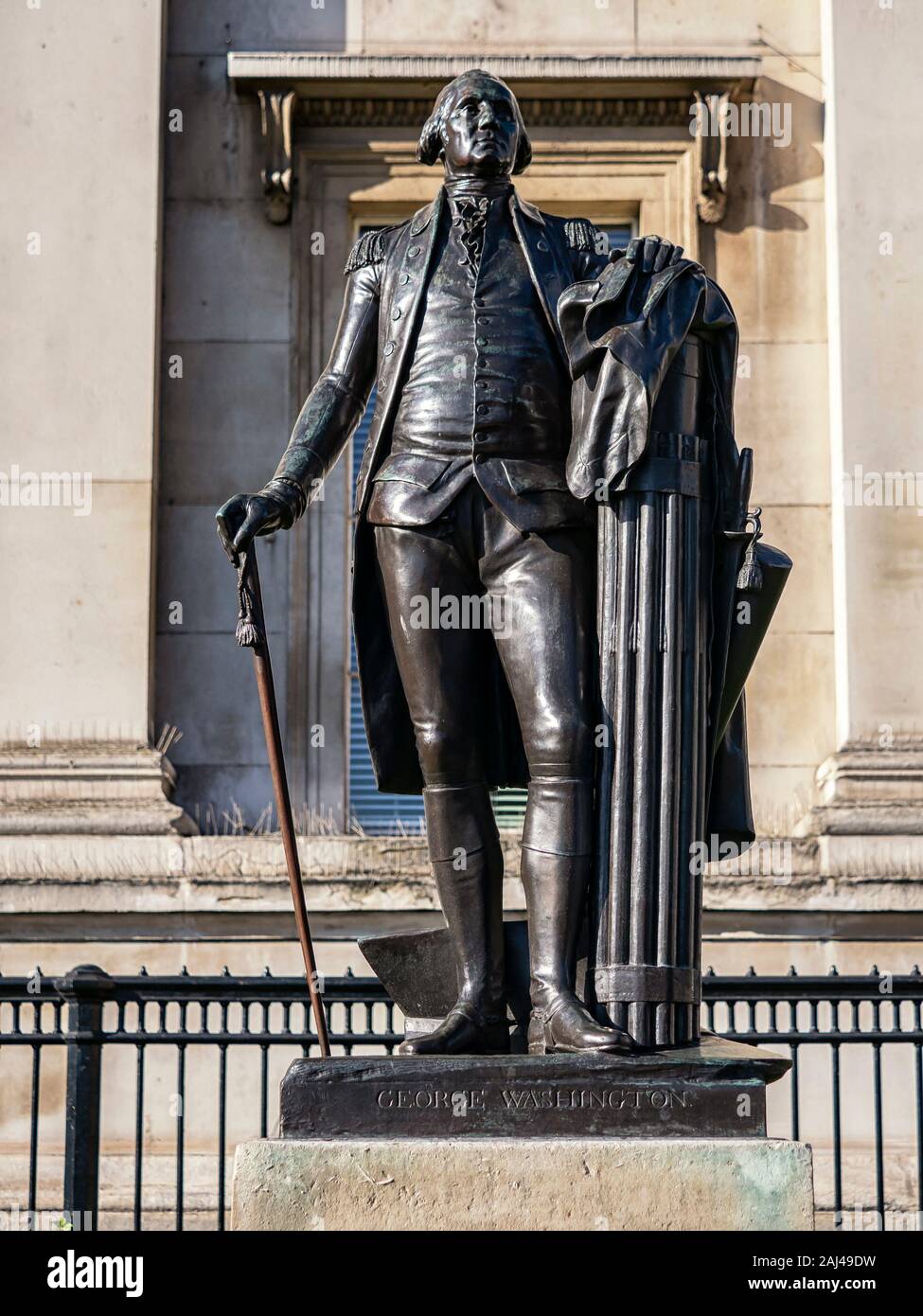 George washington statue trafalgar square hi-res stock photography and ...