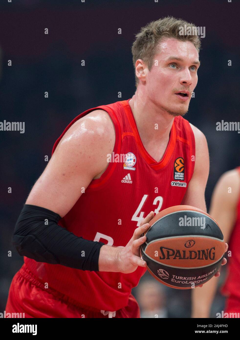 Belgrade, Serbia. 2nd Jan, 2020. Leon Radosevic of FC Bayern Munich ...