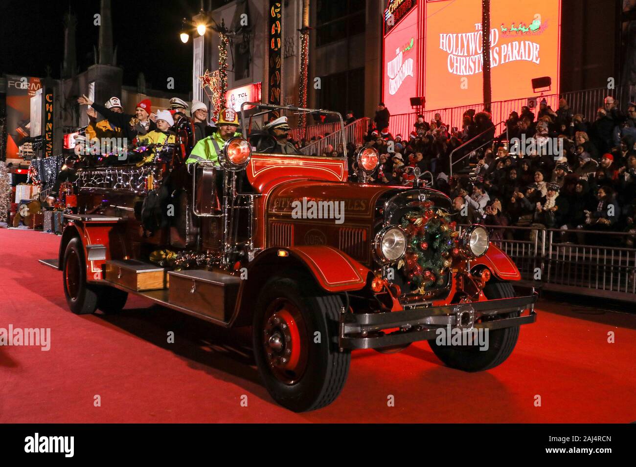 Hollywood christmas parade 2019 hi-res stock photography and images - Alamy