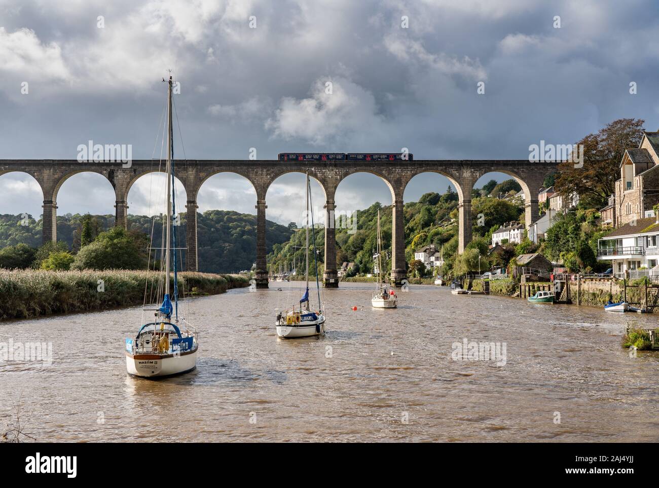 Calstock, UK - 29 September 2019: GWR train on the viaduct over River ...