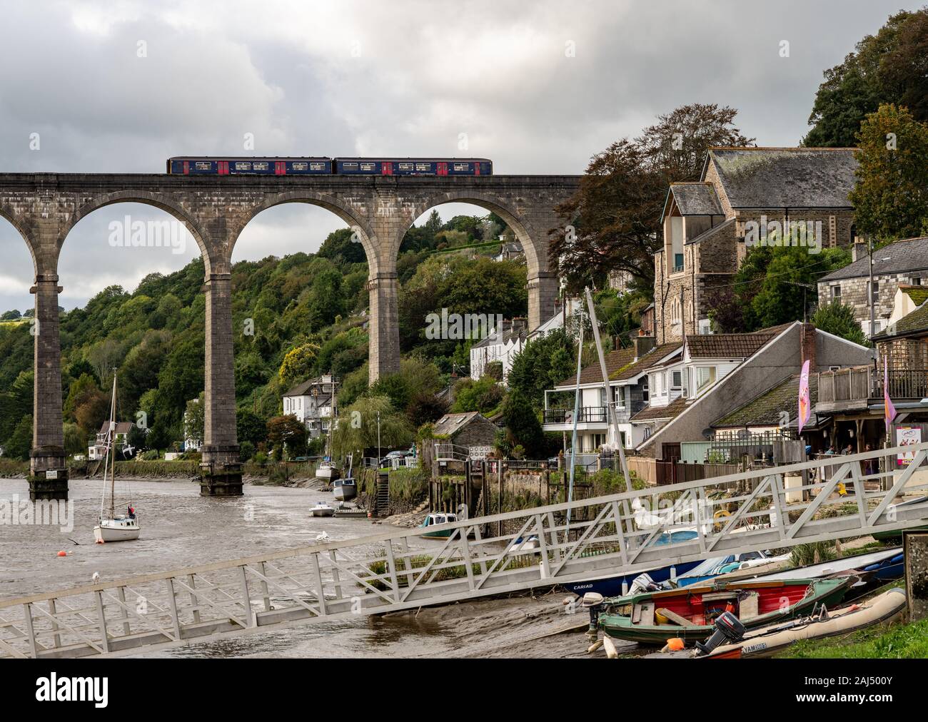 Bridge over the river tamar hi-res stock photography and images - Alamy