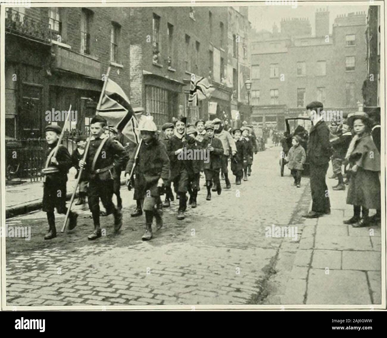 Living London; its work and its play, its humour and and its pathos ...