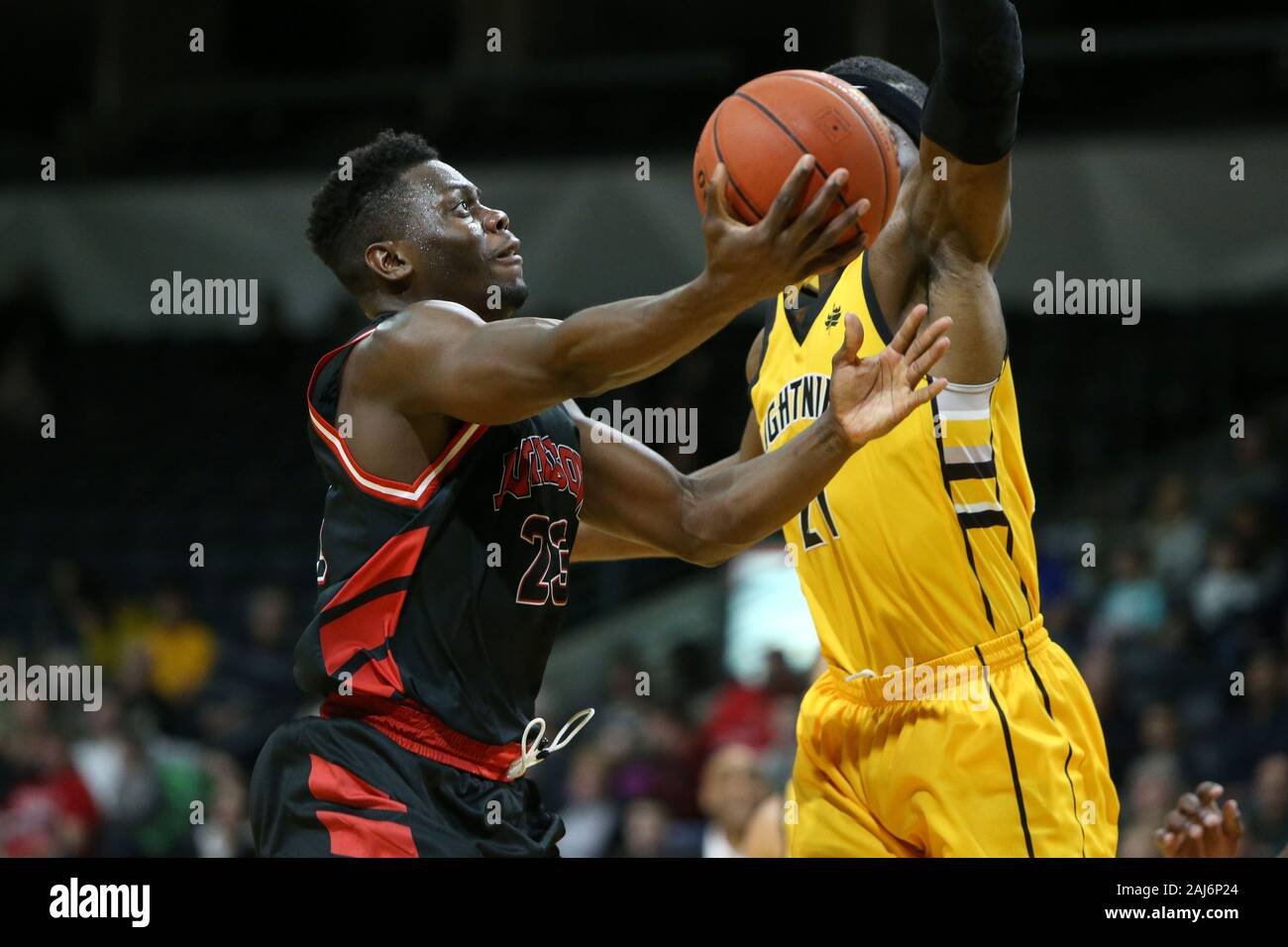 London Lightning beats the Windsor Express Stock Photo - Alamy