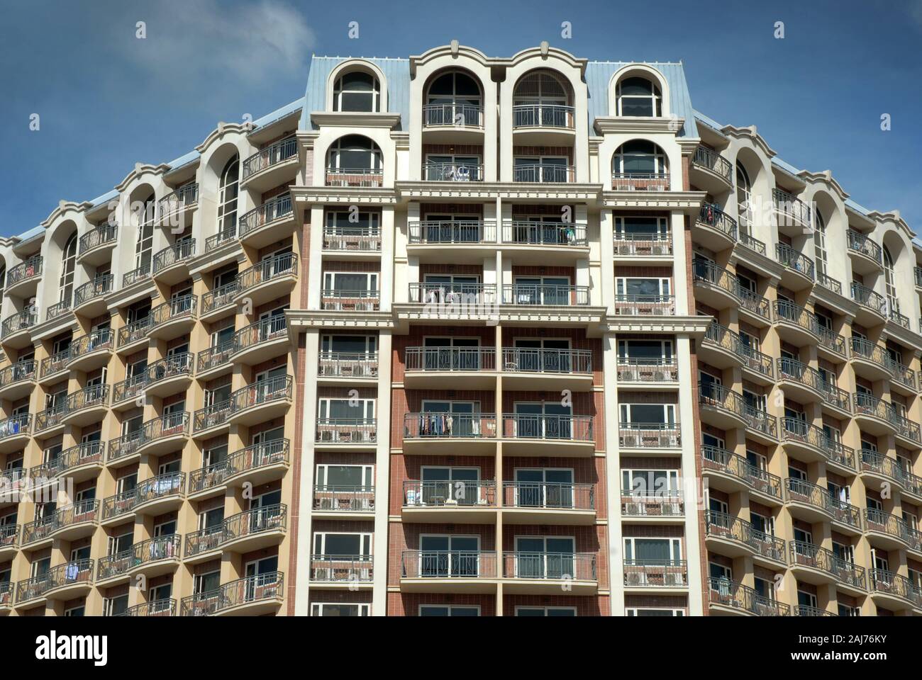 Monarch Parksuites, Bradco Ave, Parañaque, Metro Manila, Philippines ...