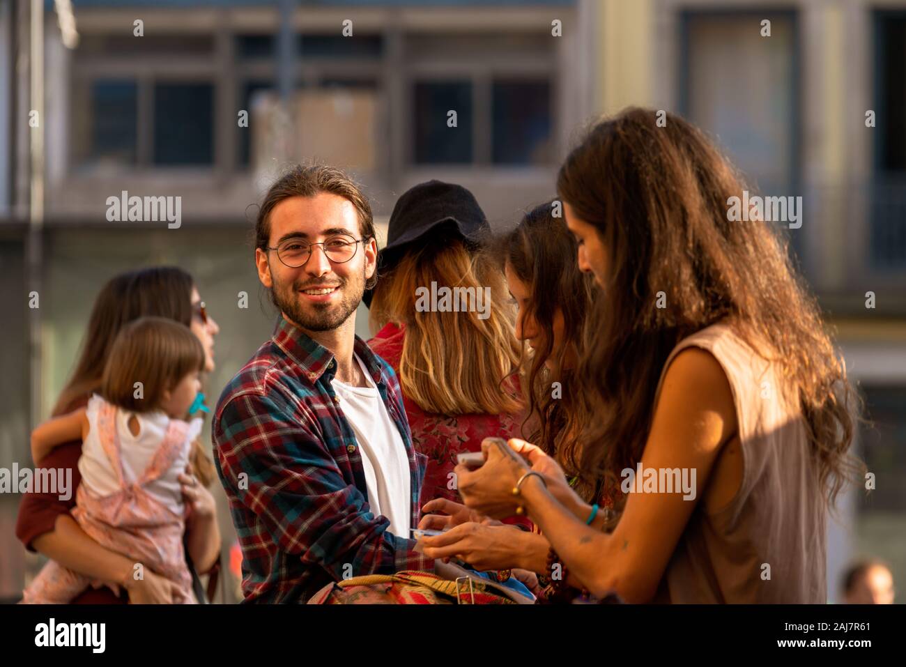 Portuguese people talking hi-res stock photography and images - Alamy
