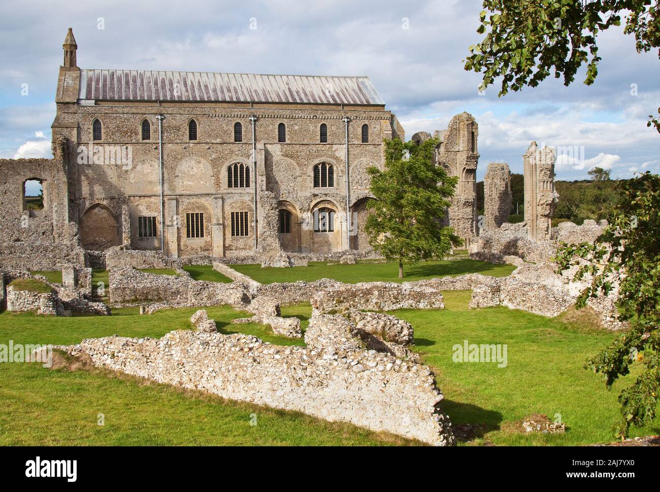 Cloister foundation walls hi-res stock photography and images - Alamy