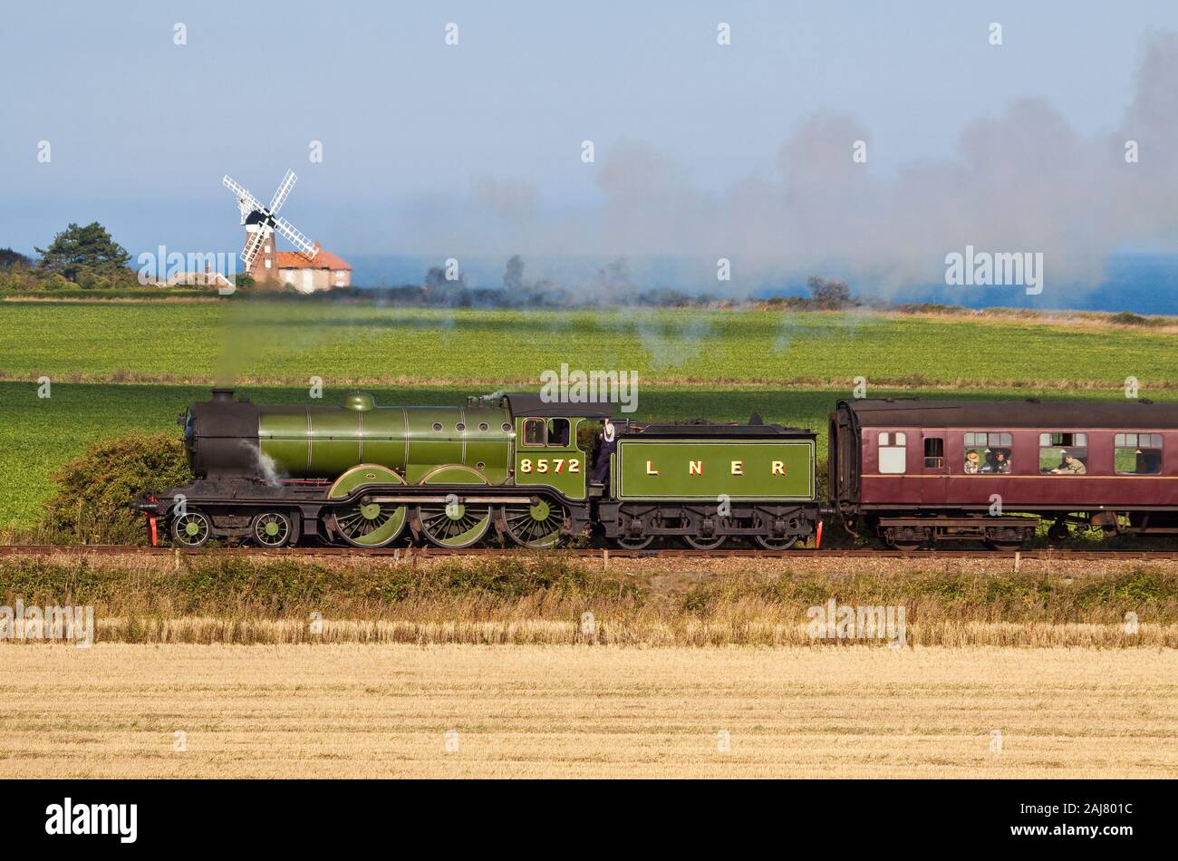 Lner b12 8572 steam locomotive hi-res stock photography and images - Alamy
