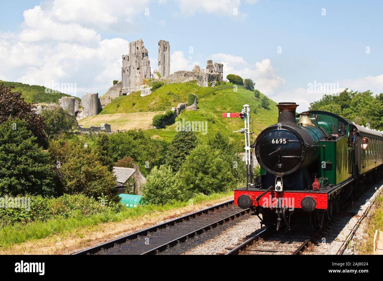 Steam train gwr castle class hi-res stock photography and images - Alamy