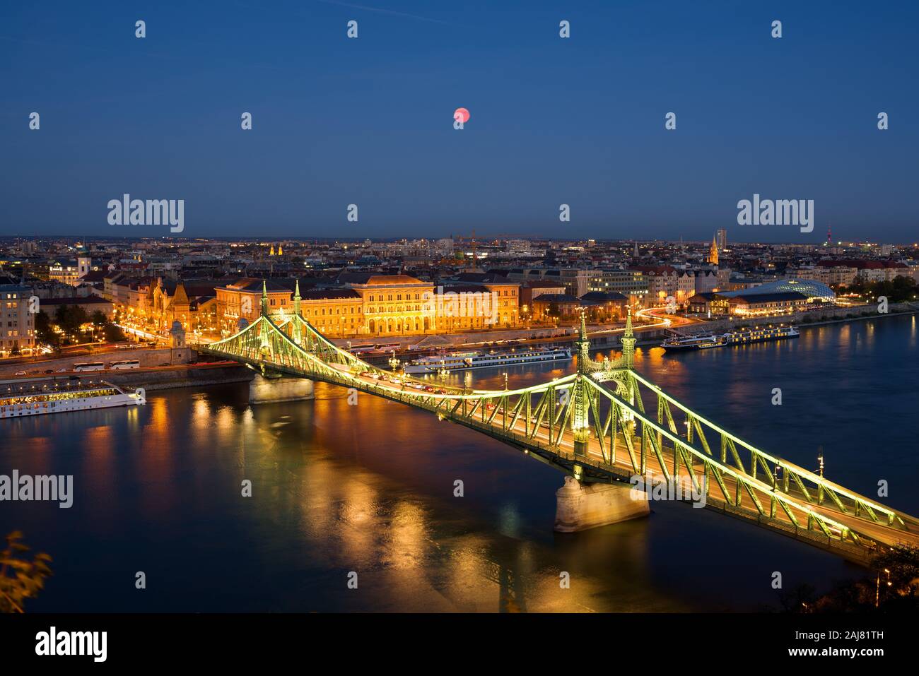 Moon over bridge hi-res stock photography and images - Alamy