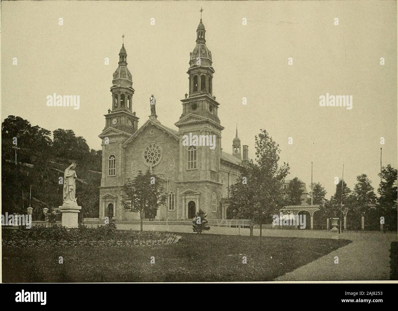 Grande allee quebec hi-res stock photography and images - Alamy