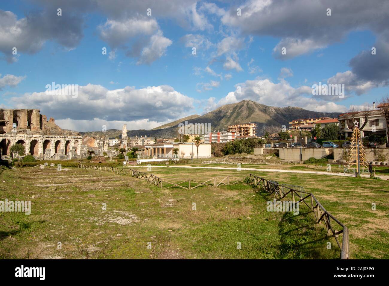 Ruins ancient roman amphitheatre capua hi-res stock photography and ...