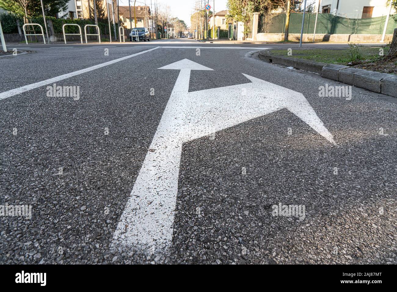 Street paint hi-res stock photography and images - Alamy
