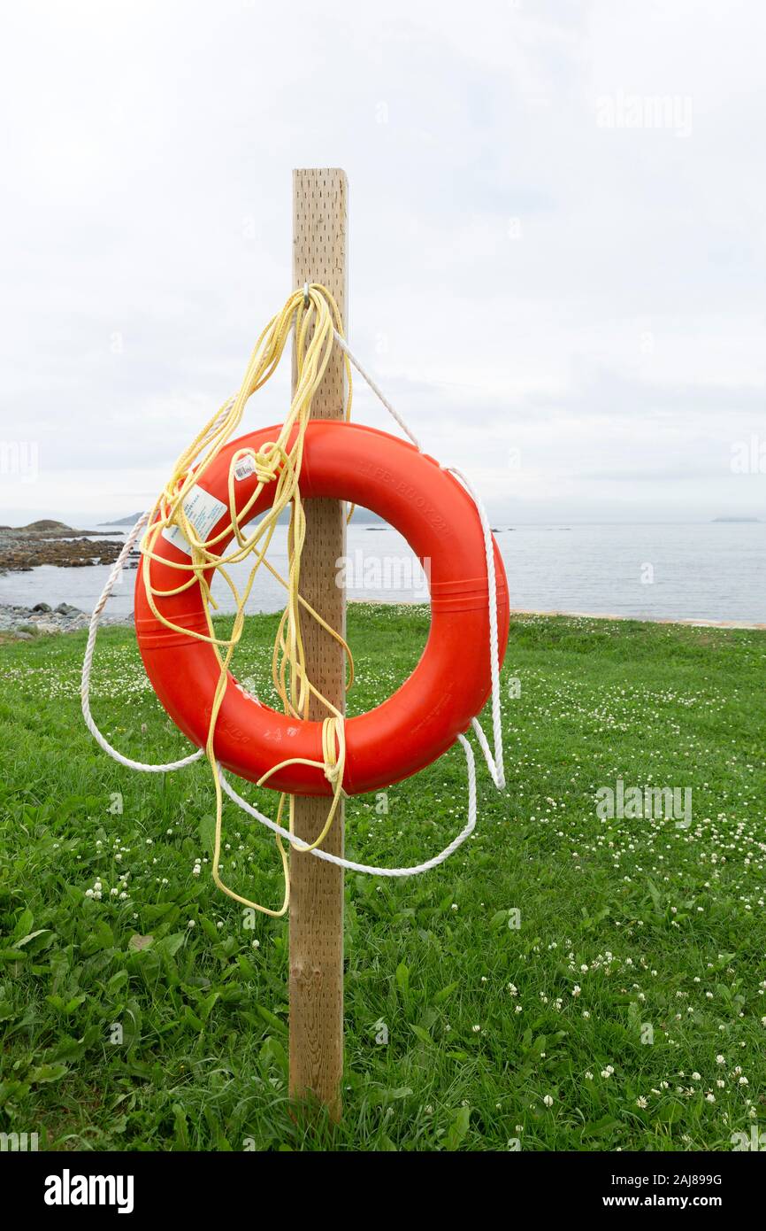 Lifebelt lifebuoy lifering lifesaver hi-res stock photography and ...
