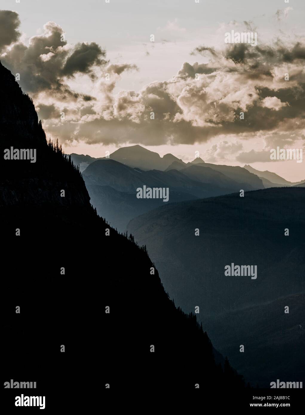 Steep mountain hi-res stock photography and images - Alamy