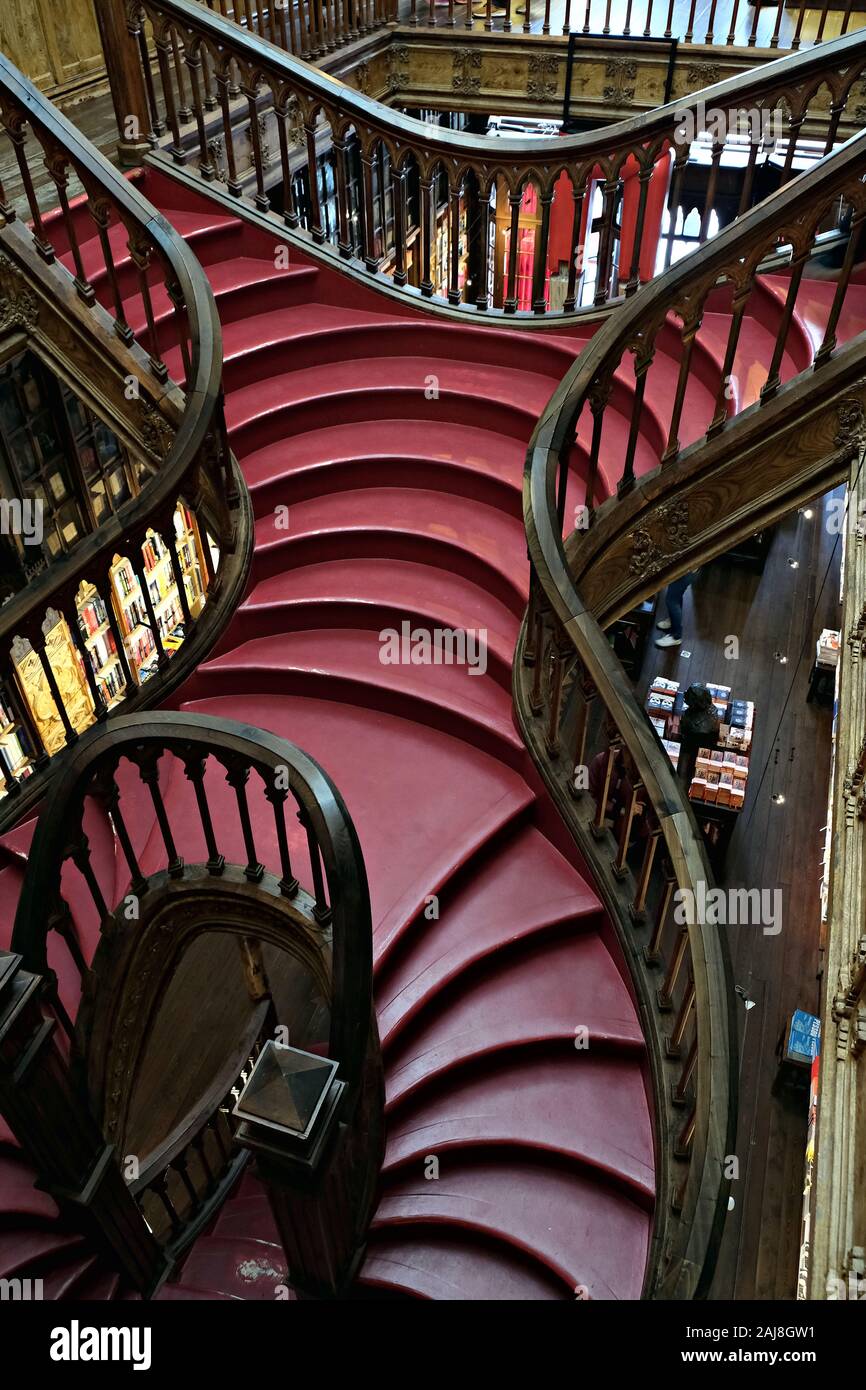 Staircase of the lello and irmao bookstore hi-res stock photography and ...
