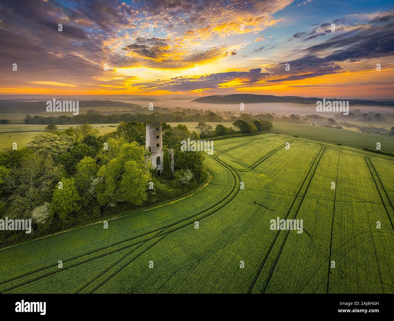 Folly tower racton ruin hi-res stock photography and images - Alamy
