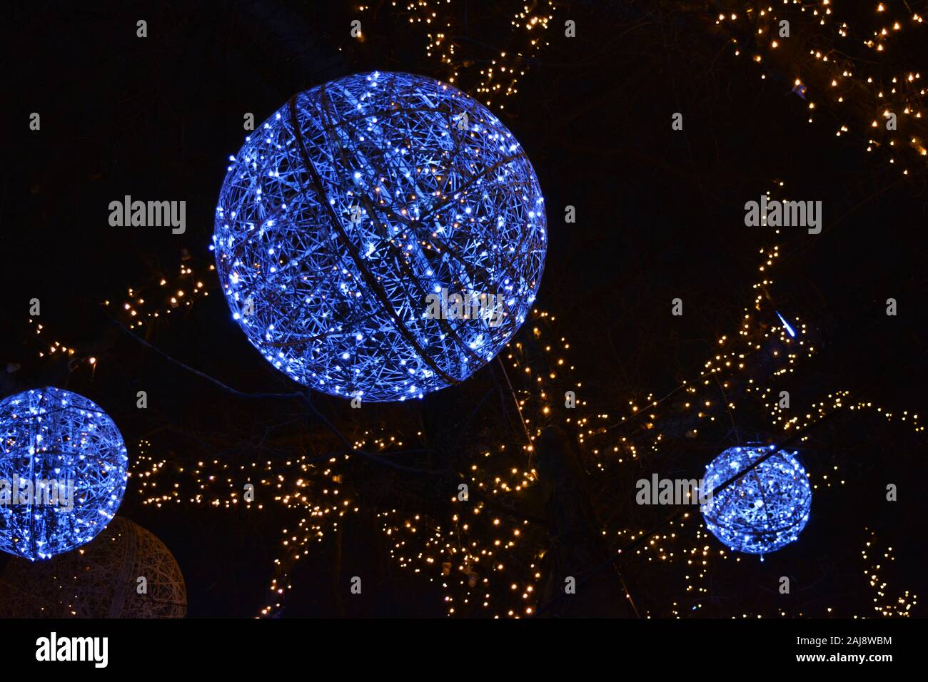 Led solar tree hi-res stock photography and images - Alamy