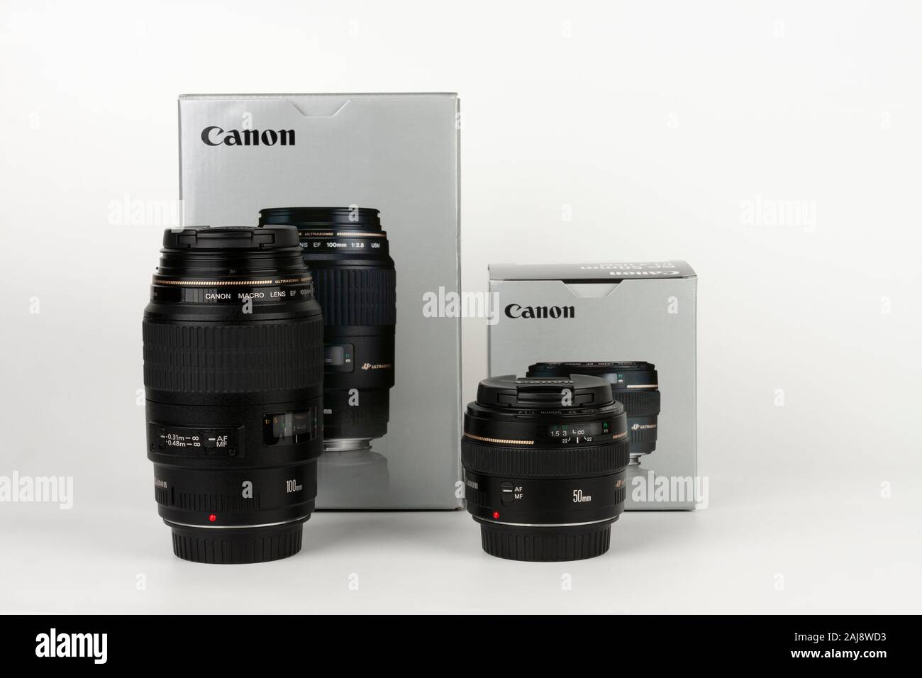 Canon dslr box hi-res stock photography and images - Alamy