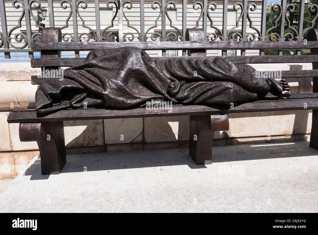 Homeless jesus sculpture hi-res stock photography and images - Alamy