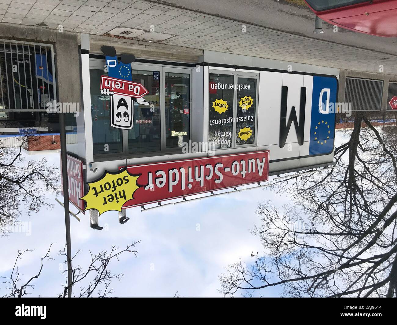 Munich, Deutschland. 28th Dec, 2019. Shop for car signs in Munich Laim ...