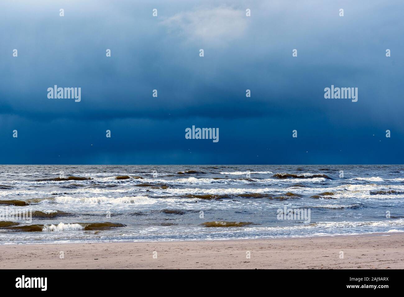 Strong clouds hi-res stock photography and images - Alamy
