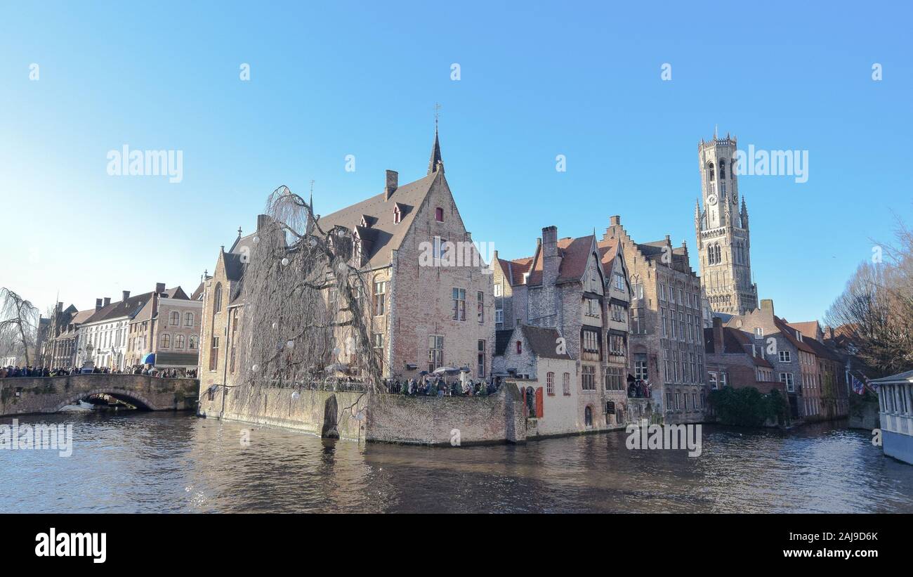 The medieval buildings and canals of Bruges Stock Photo - Alamy
