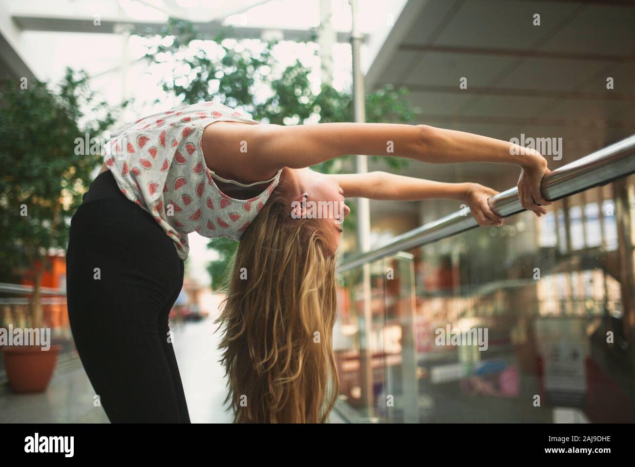 Back bend hi-res stock photography and images - Alamy