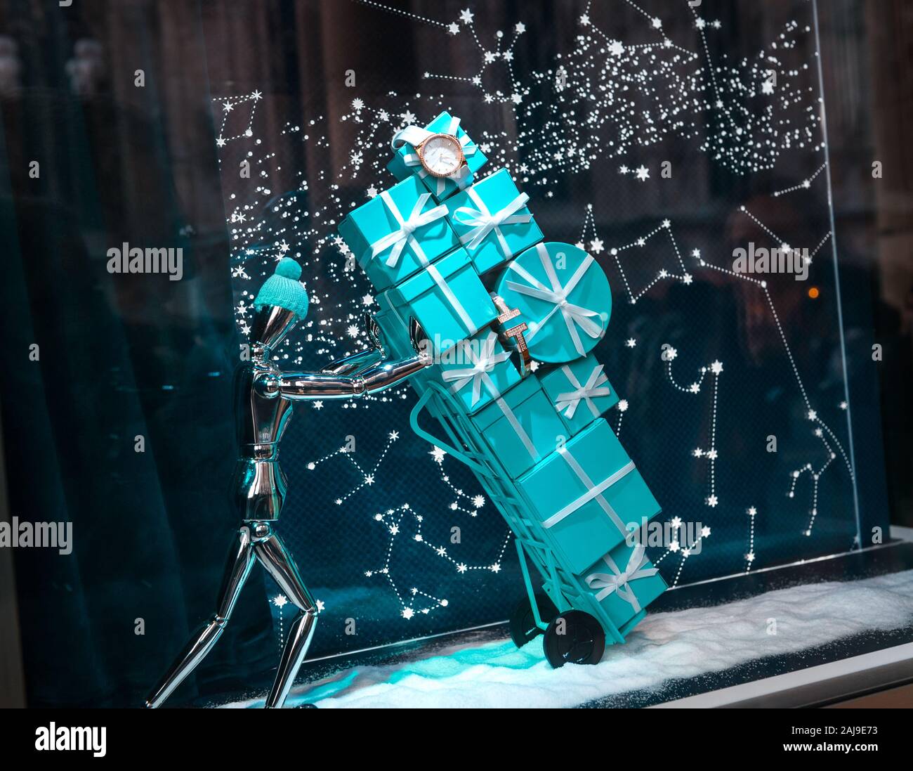 Tiffany window shop in "la Rinascente", City centre of Milan Stock ...