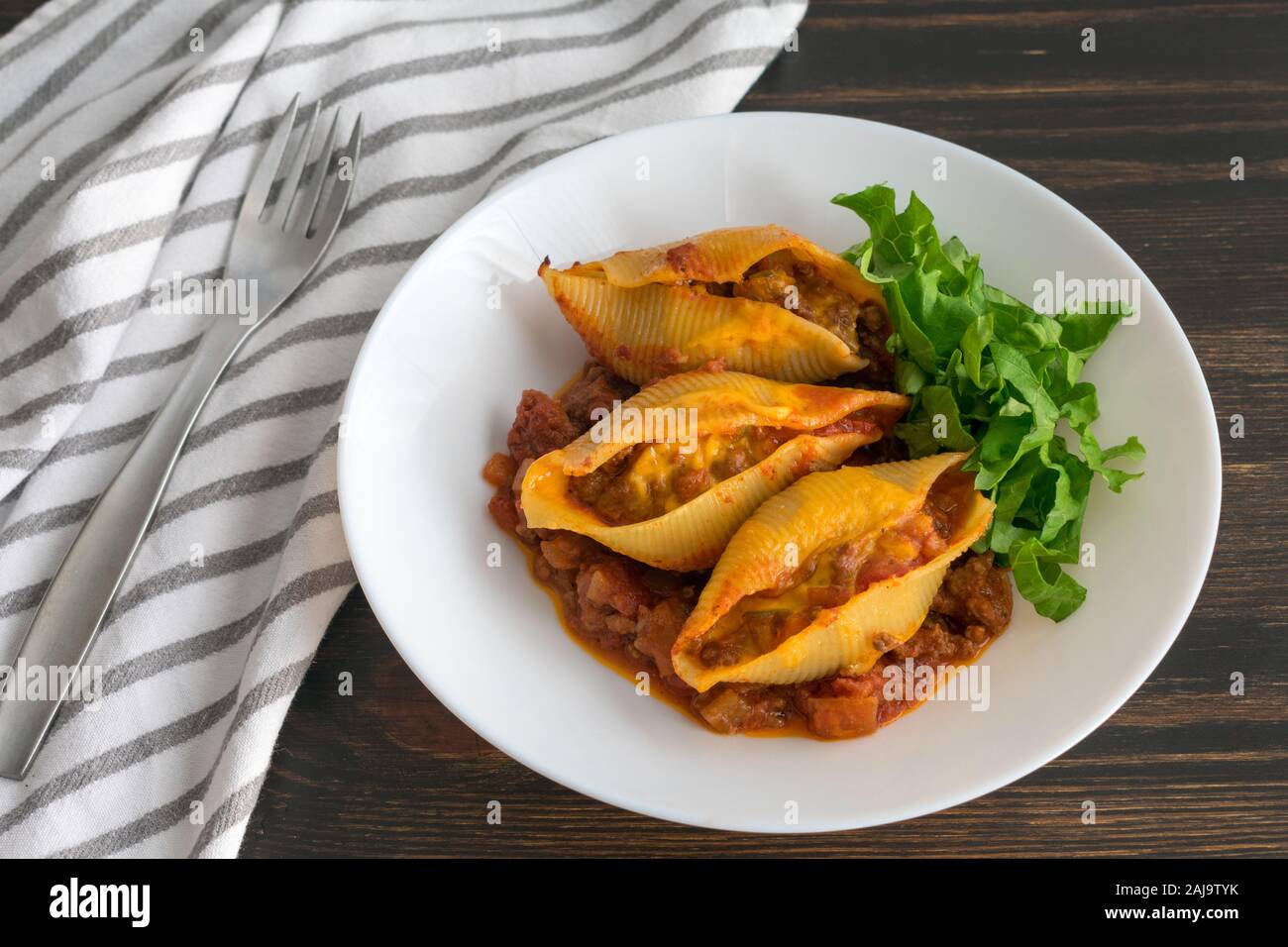 Cheeseburger Stuffed Shells with Shredded Lettuce: Baked pasta shells ...