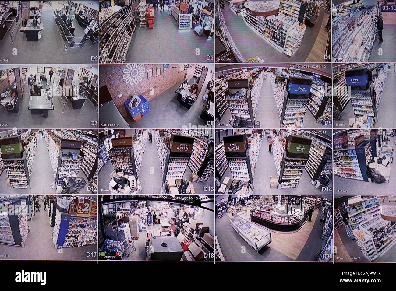 Mall security camera hi-res stock photography and images - Alamy