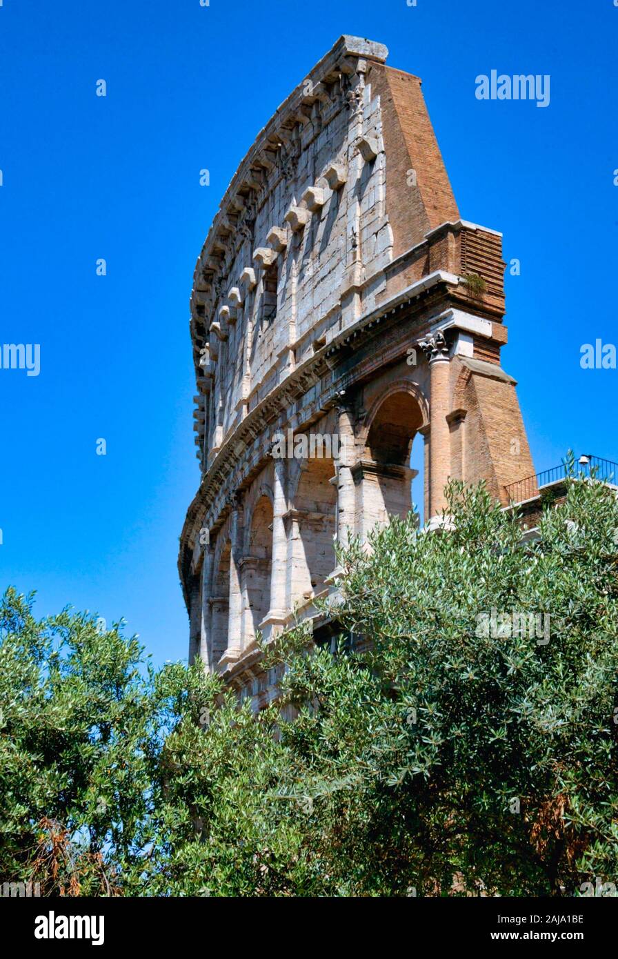 Colosseo rome hi-res stock photography and images - Alamy