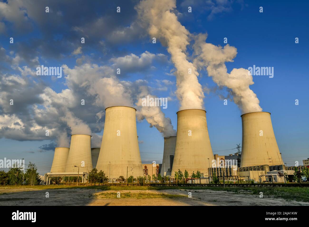 Braunkohle kraftwerk hi-res stock photography and images - Alamy